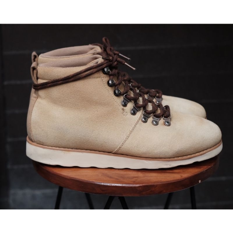 Jual Sepatu Boots Moctoe Sole Bearpaw Rugged Vintage Boot Pantofel ...