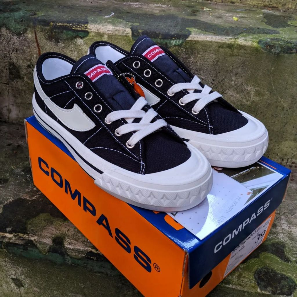 Jual PROMO Sepatu Compas Retrograde Low Black White Pria Wanita Premium ...