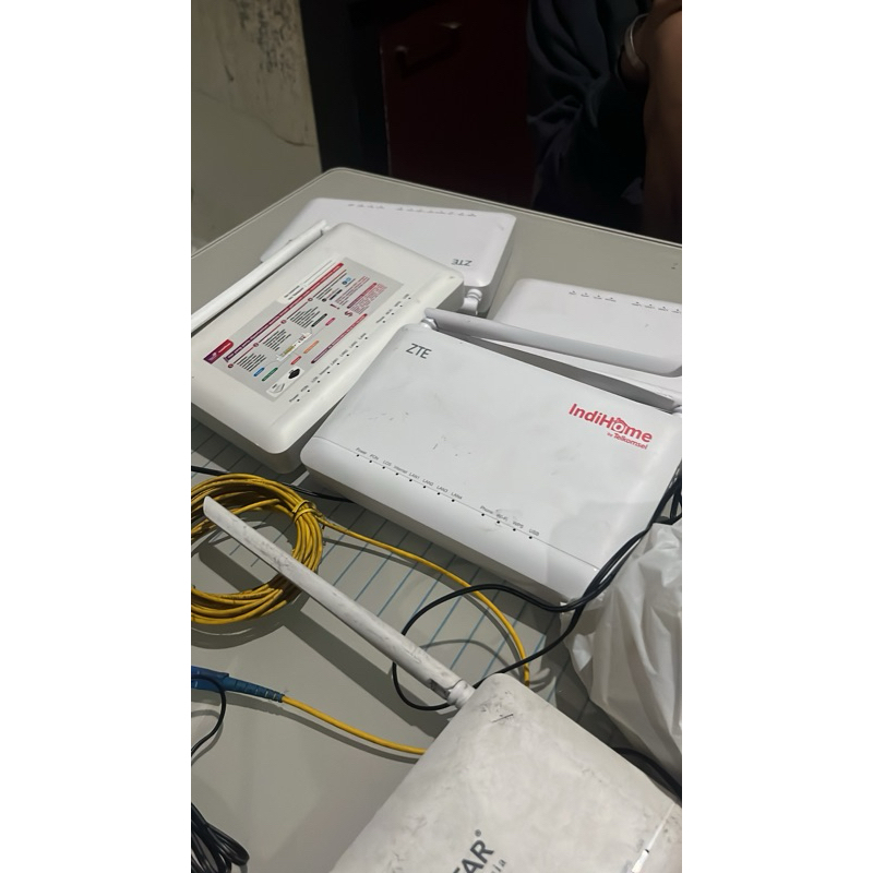 Jual Zte f670l ijo 8 unit , Zte f609 v9 2 unit total 10 unit | Shopee ...