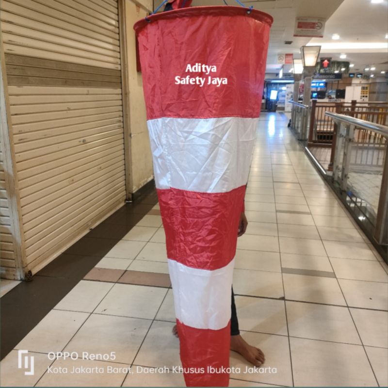 Jual Windsock Petunjuk Arah Mata Angin / Windsock Merah-Putih / Arah ...