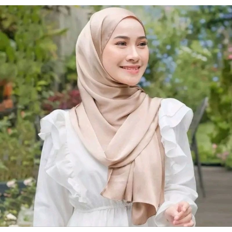 Jual Pashmina Silk Credenza Premium/ Pashmina Satin silk Malay/ hijab ...
