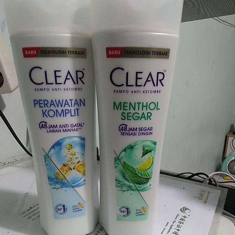 Jual sampo clear 300ml & 160ml (STIKERNYA AGAK LECET DIKIT GAK NGARUH ...