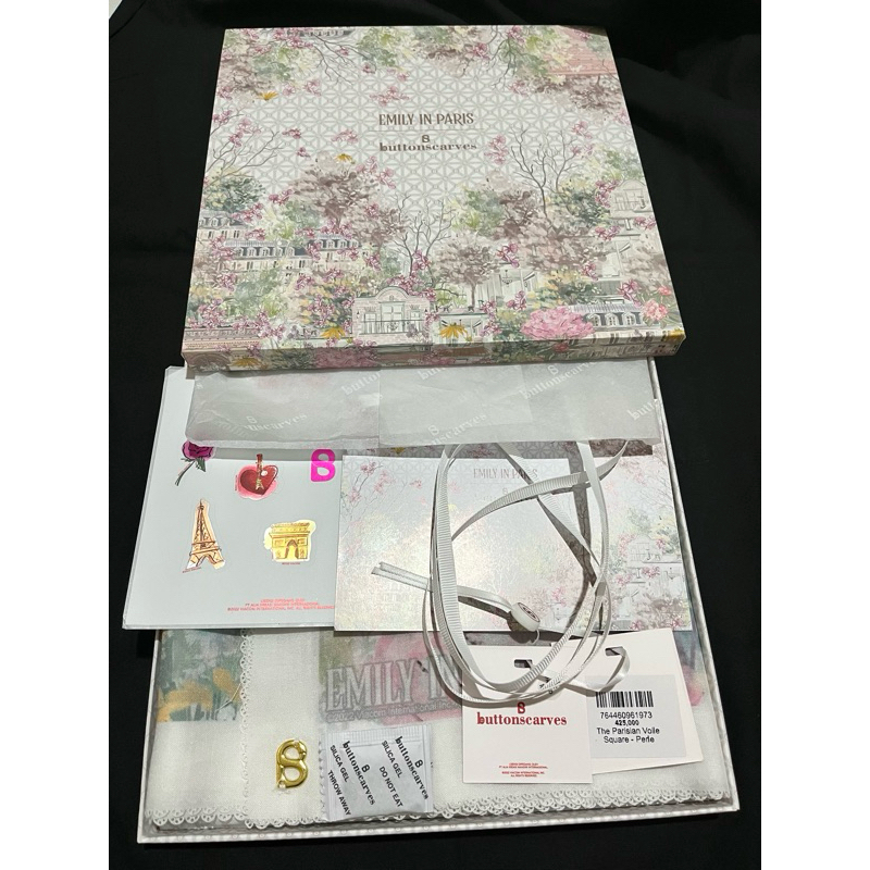 Jual Prelove lengkap Box - Buttonscarves The Parisian Voile Square ...