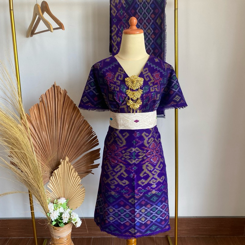 Jual KAIN TENUN ENDEK MOTIF ETNIK KHAS BALI WARNA UNGU KOMBINASI TUMPAL ...