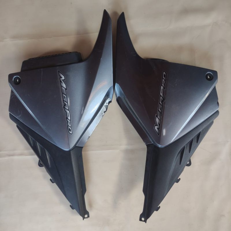 Jual Cover Accu Aki Megapro Mono Original Second Tempong Body Samping ...