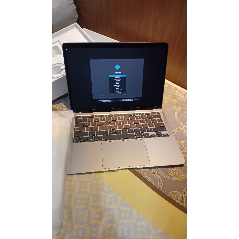 Jual Baru New Apple MacBook Air 13 M1 Chip 256GB SSD 8GB 13" Mac A2337 ...