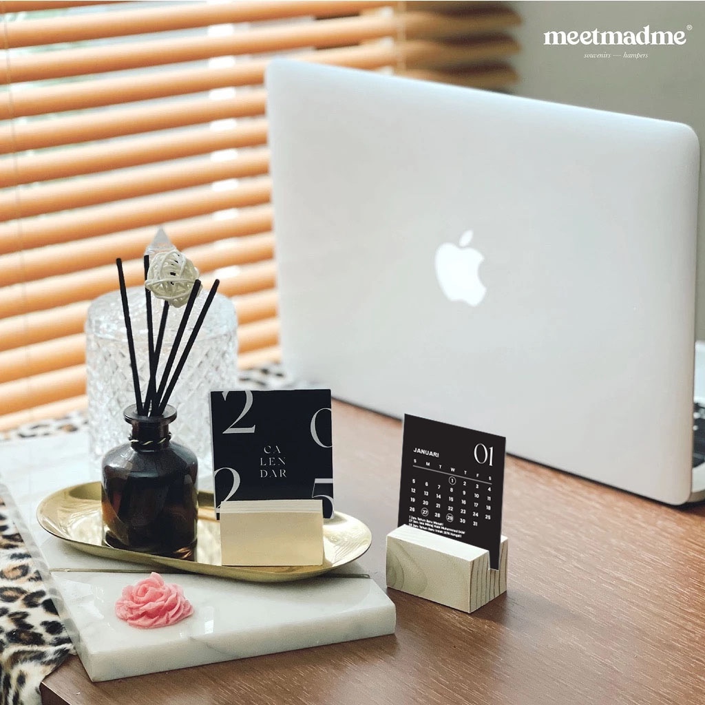 Jual Mini Desk Calendar Aesthetic Kalender Meja 2025 custom with Wooden ...