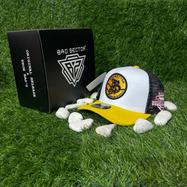 Jual Topi Premium Logo B Bulat Tracker Hitam Tree Colors Wait Yeloow ...