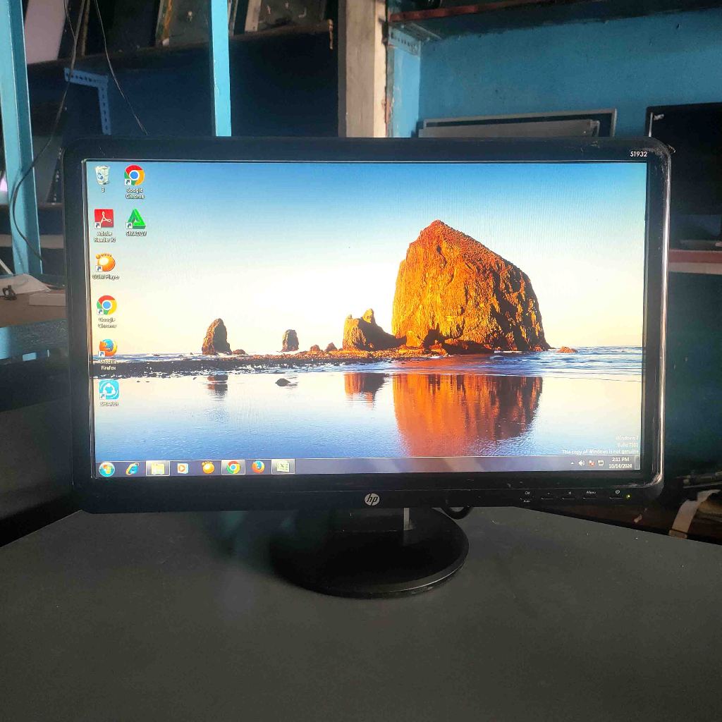 Jual Monitor Led Merk HP Ukuran Layar 19 Inch Wide Kondisi Normal ...