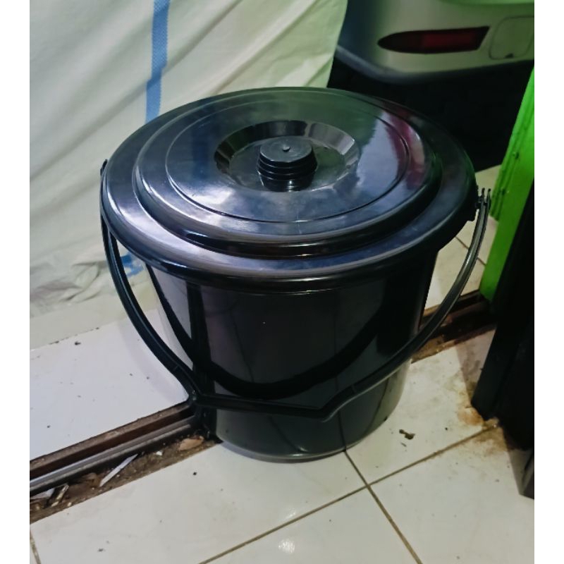 Jual Ember Galon isi Tutup 4Liter | Shopee Indonesia