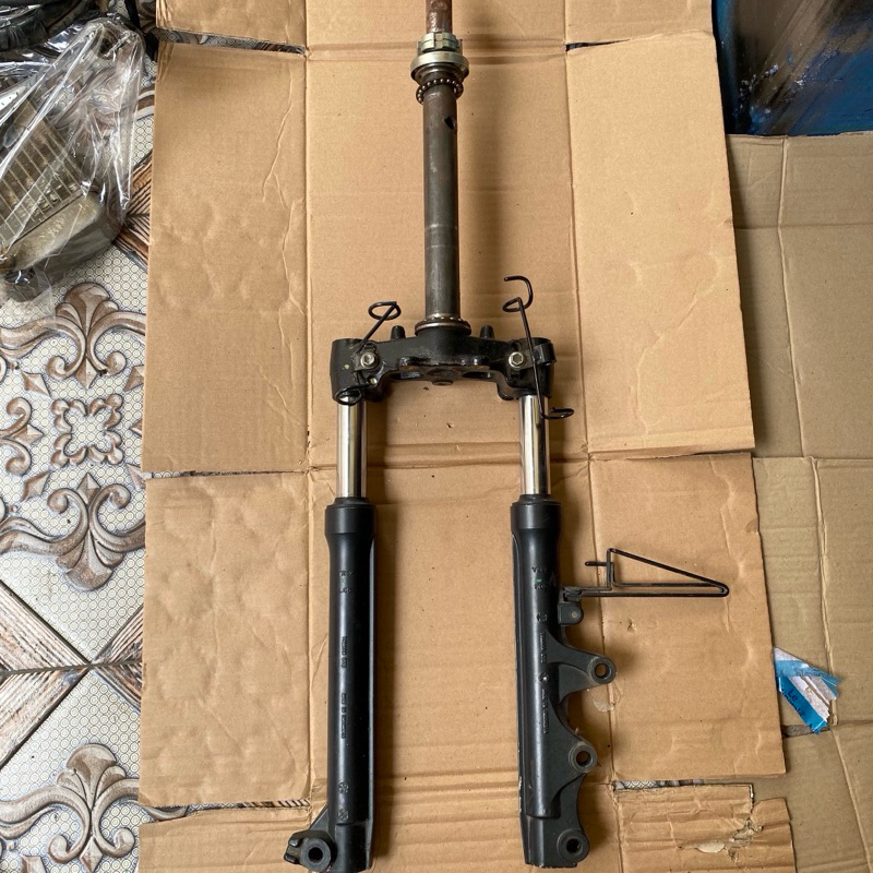 Jual SHOCKBREAKER DAN SEGITIGA T DEPAN XRIDE 125 FINO 125 SOUL GT 125 MIO S ORIGINAL | Shopee ...