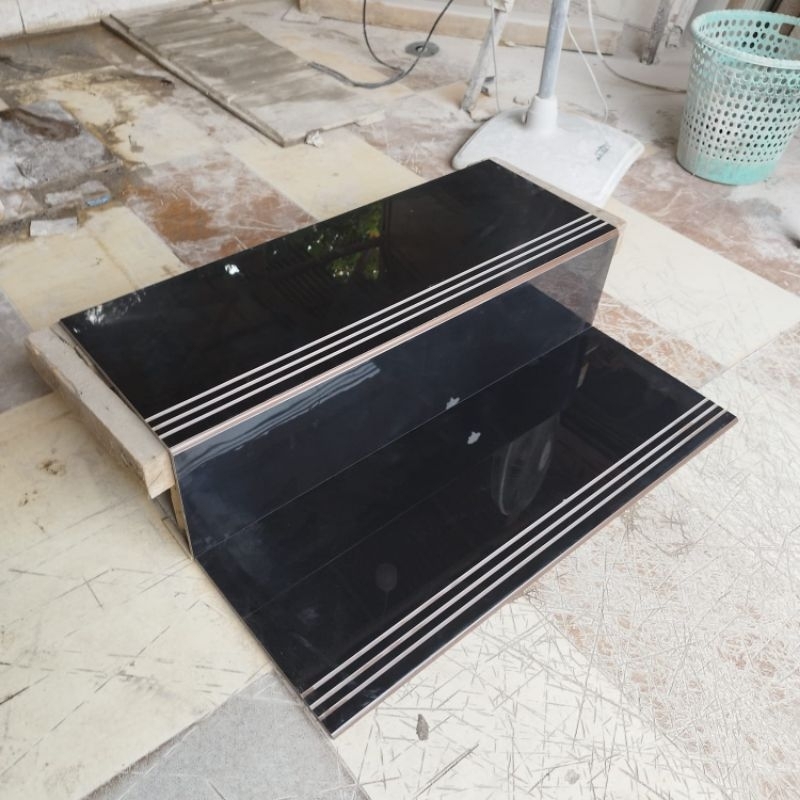 Jual Granit Tangga Hitam 30x80 dan 20x80 | Shopee Indonesia