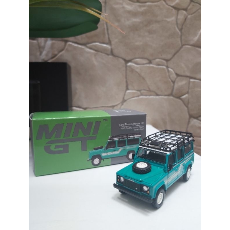Jual Mini GT Land Rover Defender 110 (trident Green) | Shopee Indonesia
