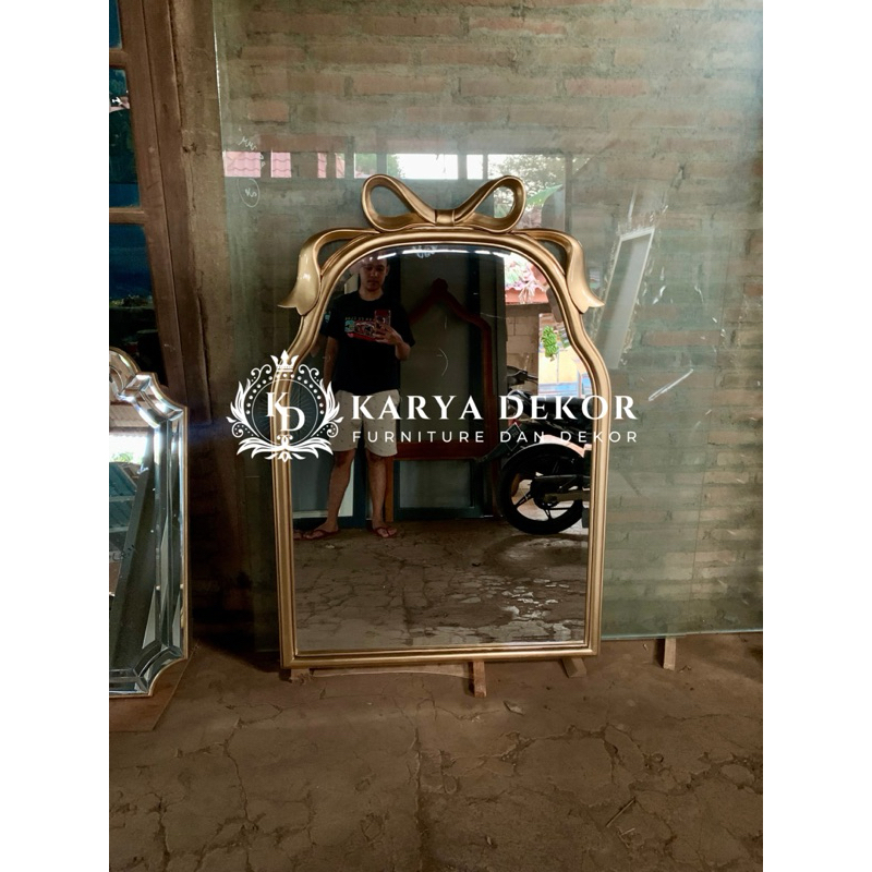 Jual figura cermin / cermin kayu / frame cermin / mirror / cermin ...