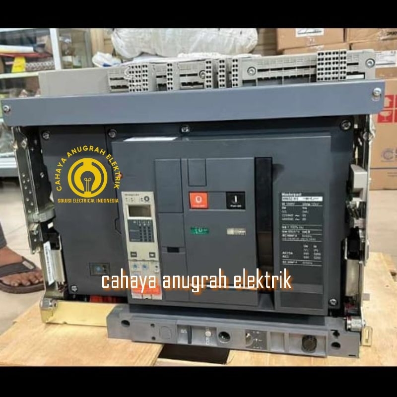 Jual ACB Schneider 4000A 4P motorized Acb 4000A motores 4P drawout AUX ...