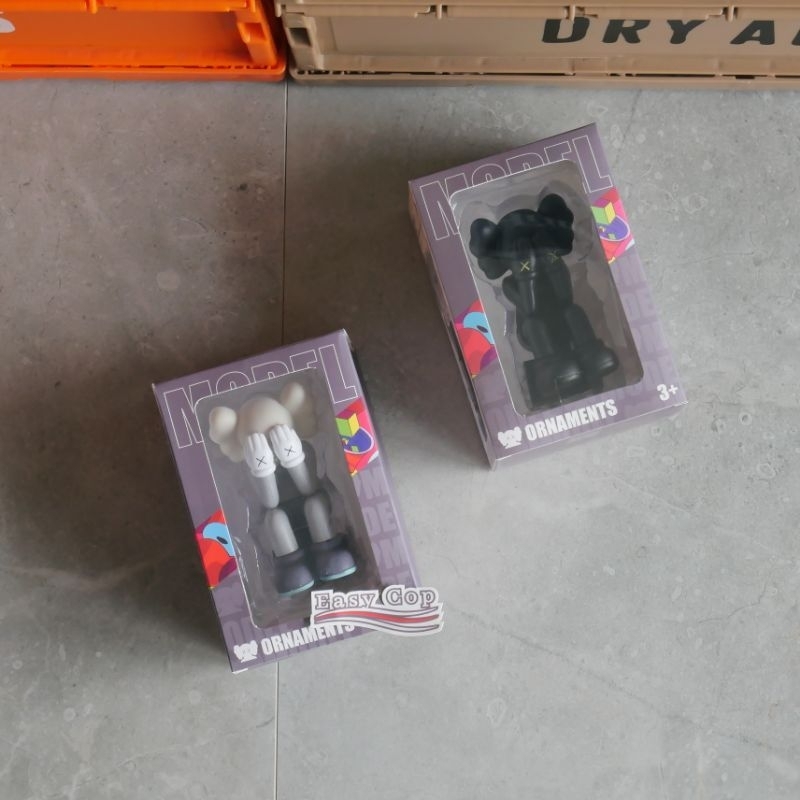 Jual ACC VINYL FIGURE KAWS "FACE COVERING" (OG JPN 1:1 MARKET) | Shopee ...