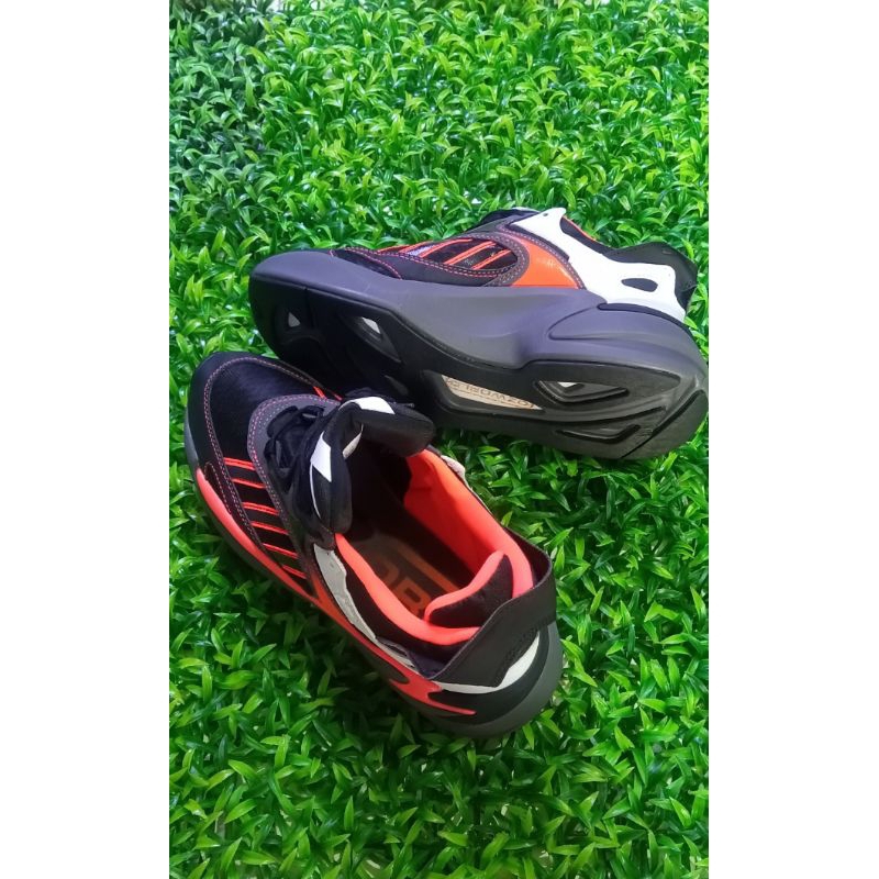 Jual Sepatu Runing ADIDAS OZWORLD dari Adidas Ozmorph series | Shopee ...
