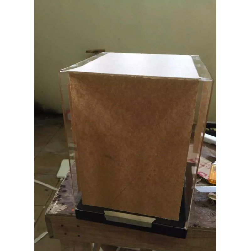Jual Display Box Akrilik PxLxT 40x32x73 (pack kayu) | Shopee Indonesia