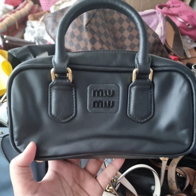 Jual Miu miu mini leather slingbag black | Shopee Indonesia