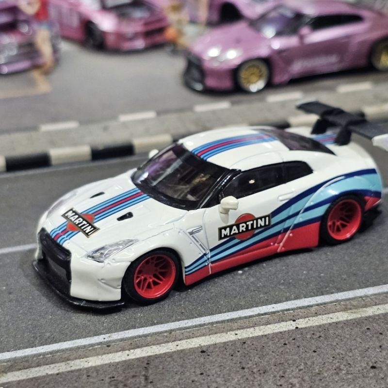 Jual mini gt nissan GTR R35 Martini racing 133 lb works lbwk liberty ...