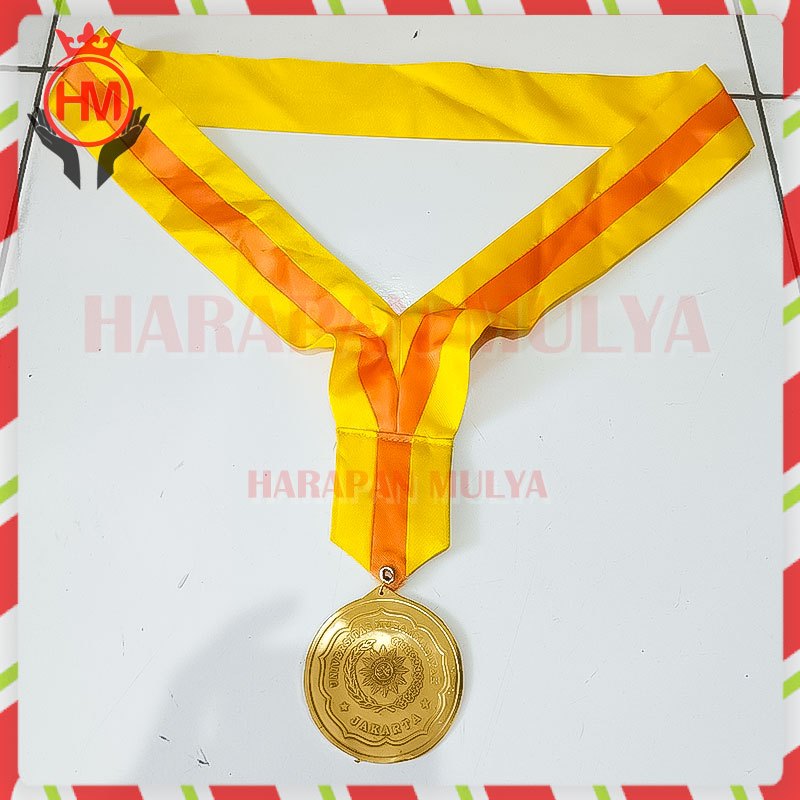 Jual Medali Kelulusan Universitas Muhammadiyah Medali Universitas Custom Warna Gold - Harapan ...