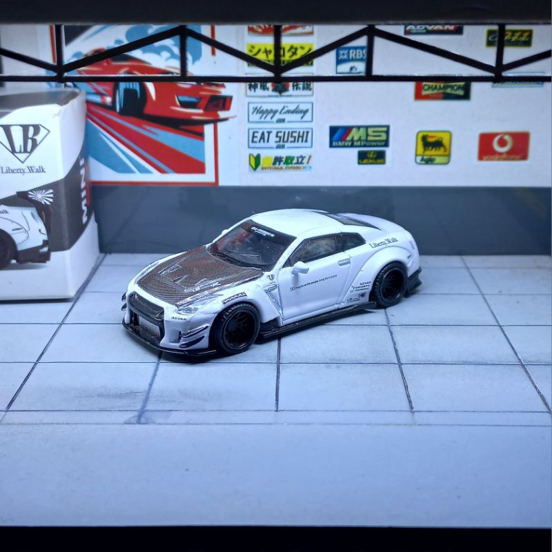 Jual Mini GT #68 LB Works Nissan GT-R White Kap Carbon Unsealed ...