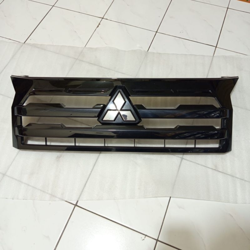 Jual Grill Depan Grille Mobil Mitsubishi Xpander Crooss Thn 2023 ...