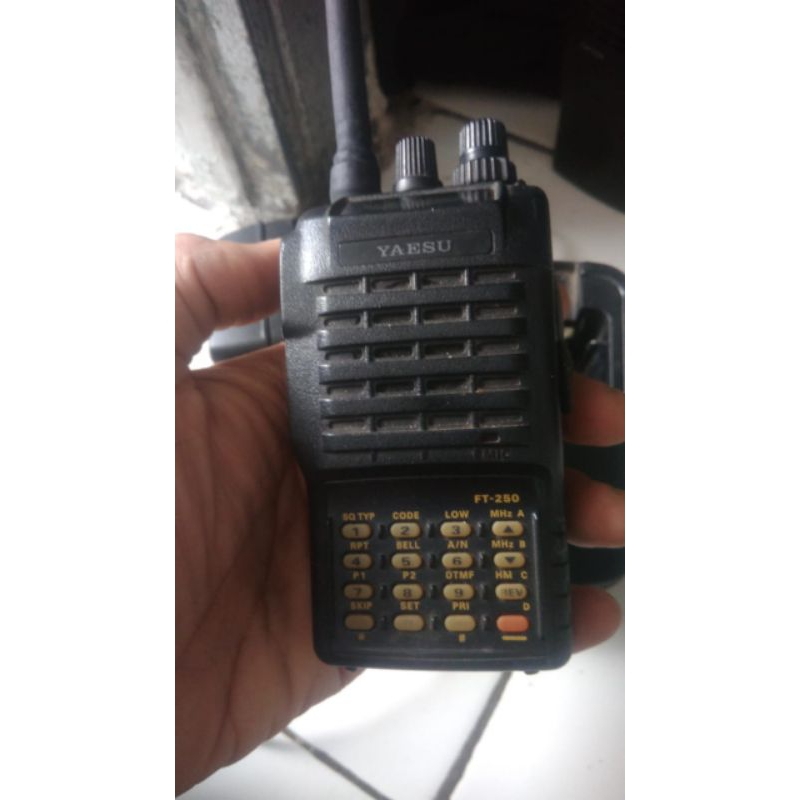 Jual HT Yaesu FT250 vhf 136-174Mhz | Shopee Indonesia