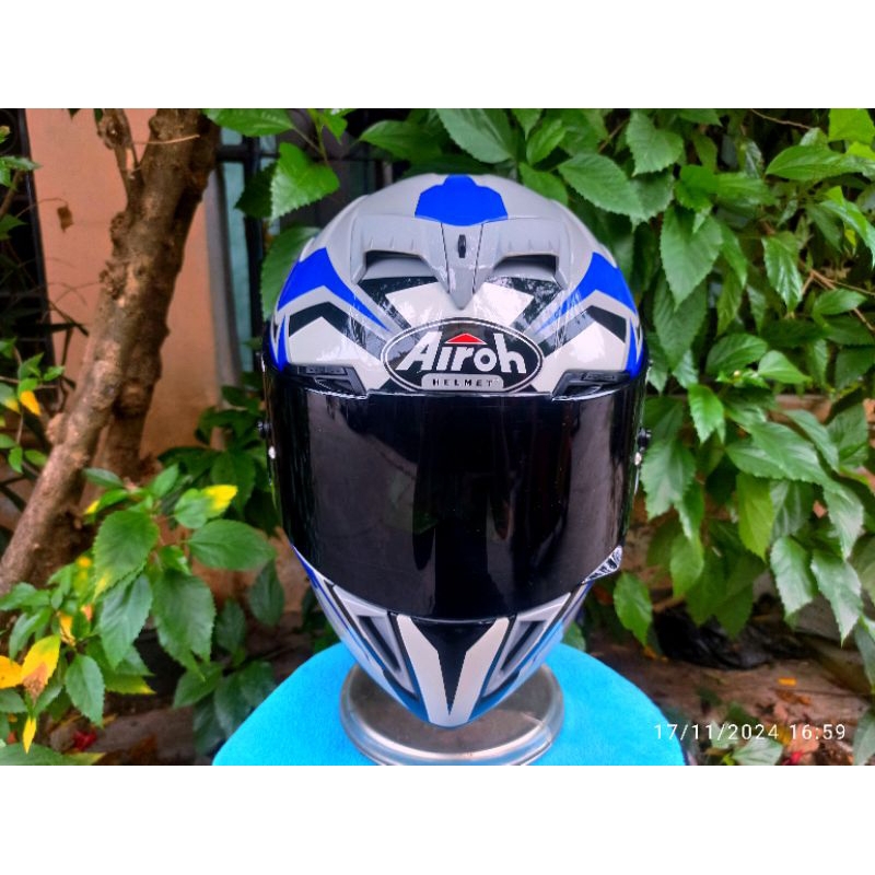Jual Helm Fullface Pria Airoh GP550S Original Blues Wander (M) | Shopee ...