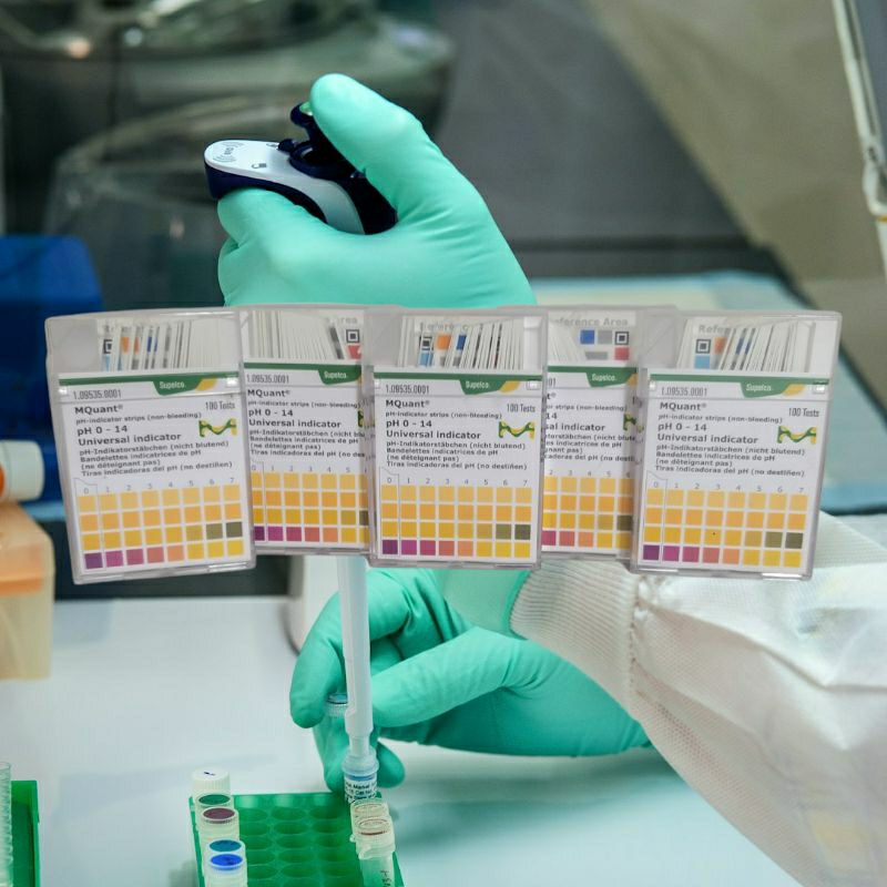 Jual KERTAS PH LAKMUS UNIVERSAL MERK MQUANT GERMANY 1PAK ISI 100 LEMBAR ...