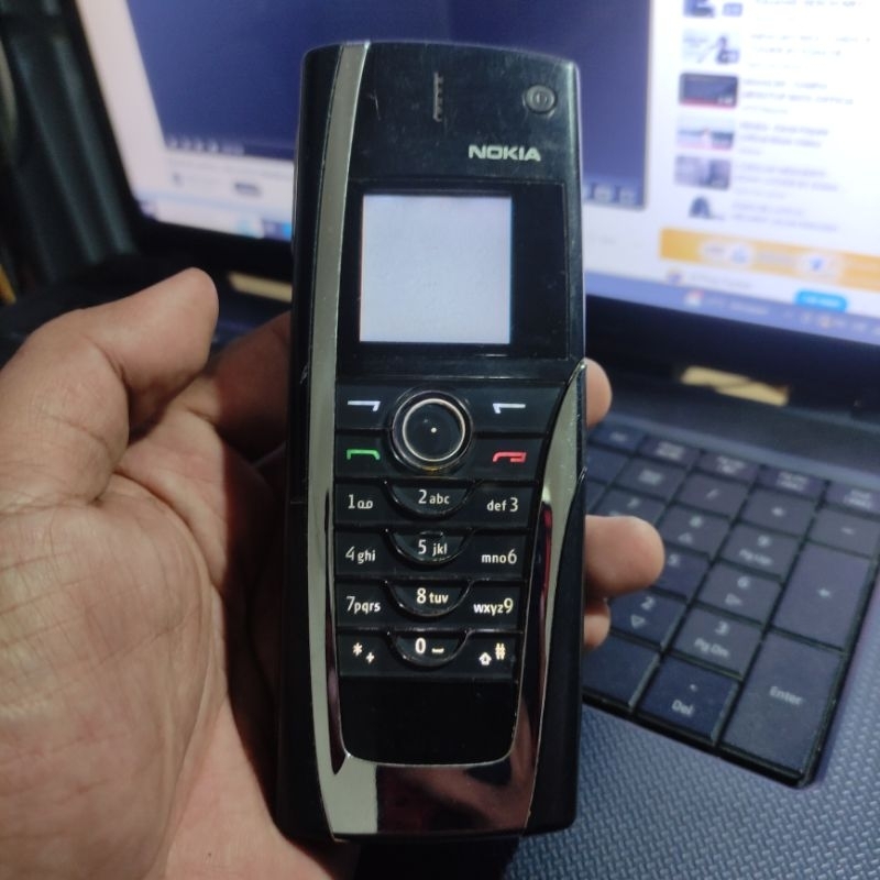 Jual Nokia 9500 minus Blank putih anggap bahan dan sparepart minus cek ...