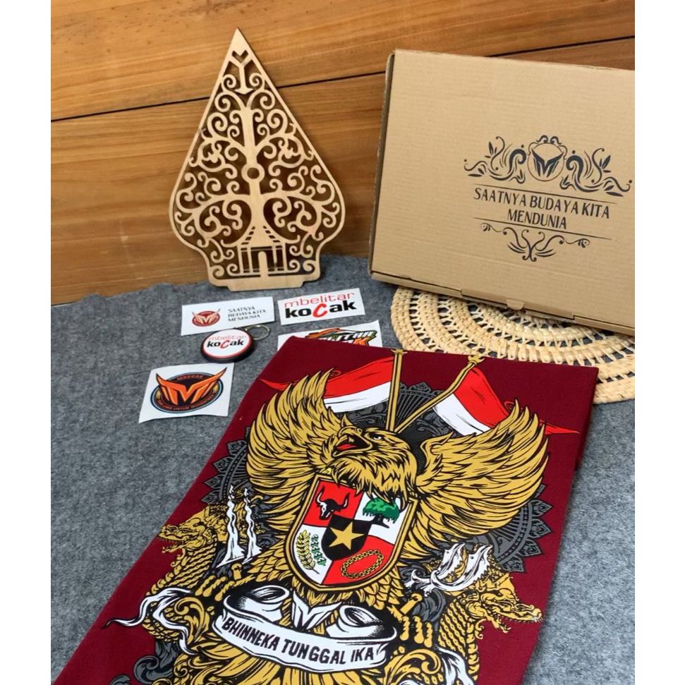 Jual Mbelitar Kocak Kotak Kado Gift Box hampers Souvenir Hardbox ...