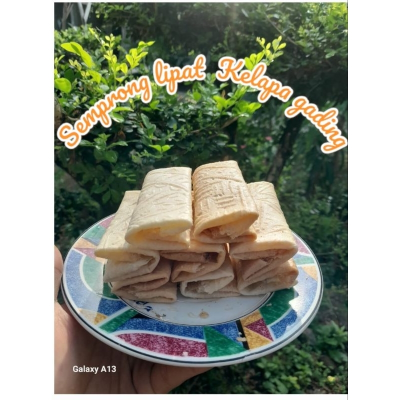 Jual semprong kue kering semprong lipat isi 30pcs | Shopee Indonesia