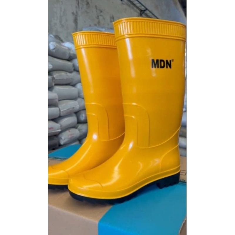 Jual sepatu boots kuning tebal / sepatu boot tinggi kuning apd ...