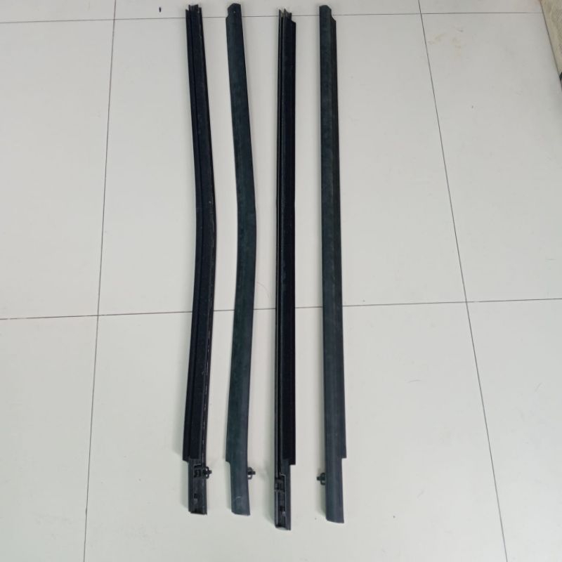 Jual KARET FLIPIT KACA LUAR,LIS KACA HONDA MOBILIO DEPAN, BELAKANG RH ...