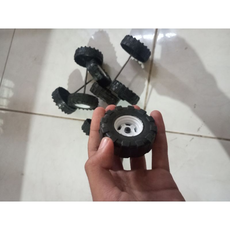 Jual 1 set roda truk plastik(4pcs) | Shopee Indonesia