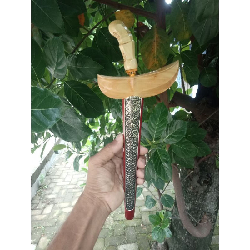 Jual Wulan tumenggal patrem 30 cm kayu cendana | Shopee Indonesia