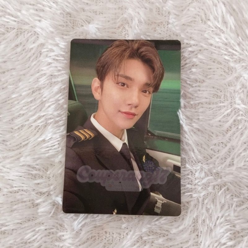 Jual PHOTOCARD OFFICIAL SEVENTEEN JOSHUA PILOT PC ONLY | Shopee Indonesia