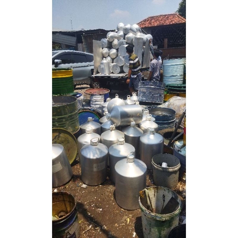 Jual jerigen aluminium 30 liter bekas/drum/jerigen/tong/drum/botol ...