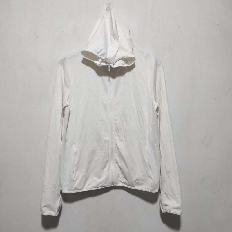 Jual Uniqlo AIRism putih size L | Shopee Indonesia