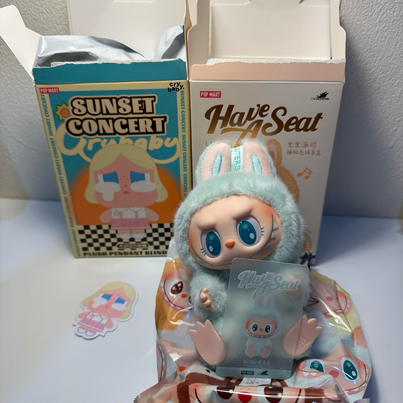 Jual pop mart labubu have a seat ququ & sunset concert pink white ...