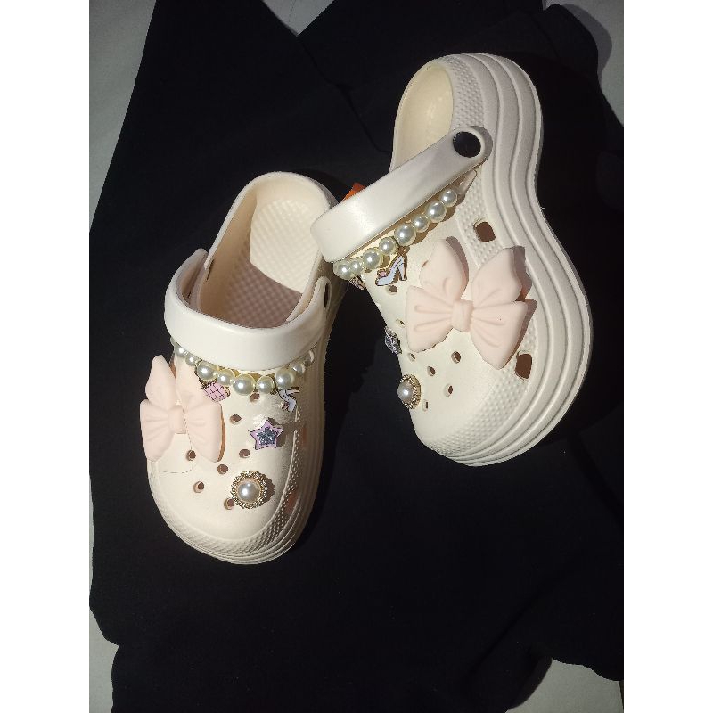 Jual AkhtarRaf Sandal model bae clog crocs model terbaru | Shopee Indonesia