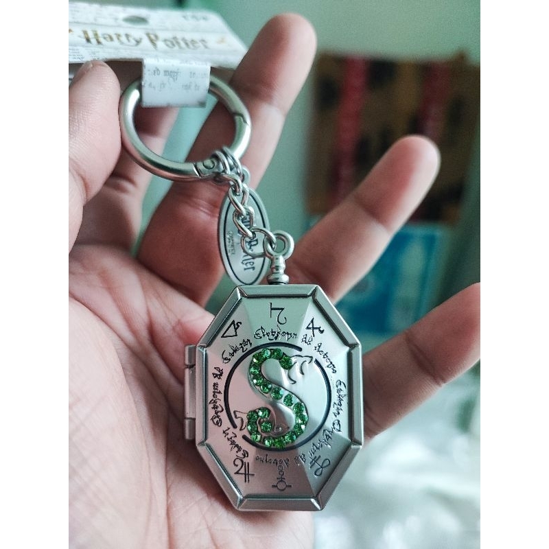Jual Slytherin's Locket Keychain (Horcrux) Miniso X Harry Potter ...