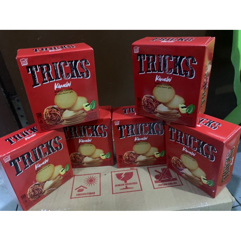 Jual Snack TRICKS Baked Kentang Kimchi 1 box (4 sachet x 15 g) | Shopee ...