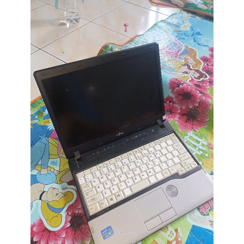 Jual Laptop Fujitsu lifebook P772/F Kondisi mati bisa dimanfaatkan ...