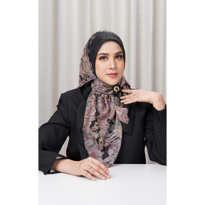 Jual Buttonscarves - The Yucca Voile Square - Raven / Hijab Segi Empat ...