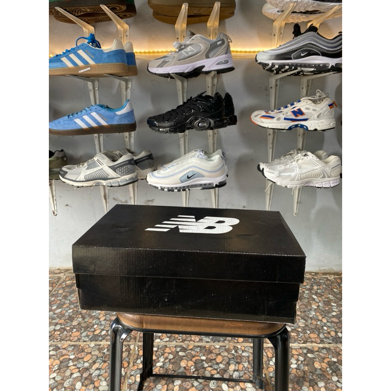 Jual Inner Box Dus Kotak Sepatu New Balance Hitam Murah | Shopee Indonesia