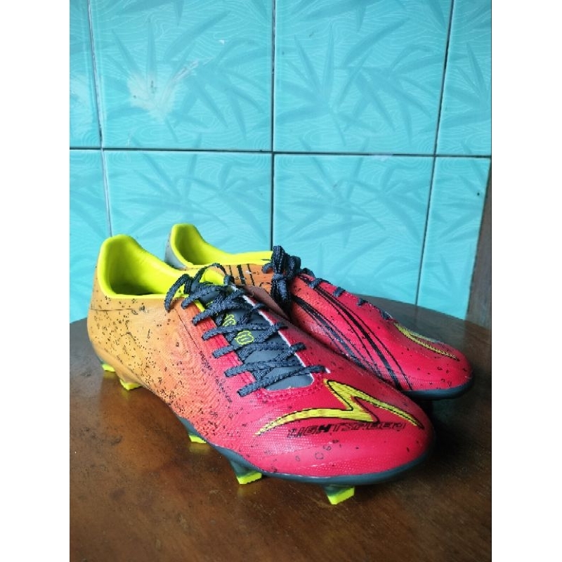 Jual SPECS lightspeed 4 elite FG | Shopee Indonesia