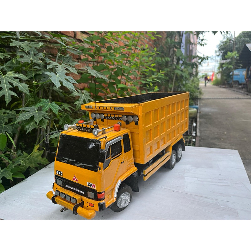 Jual miniatur truck mainan truck mirip asli mitsubishi fuso jumbo ...