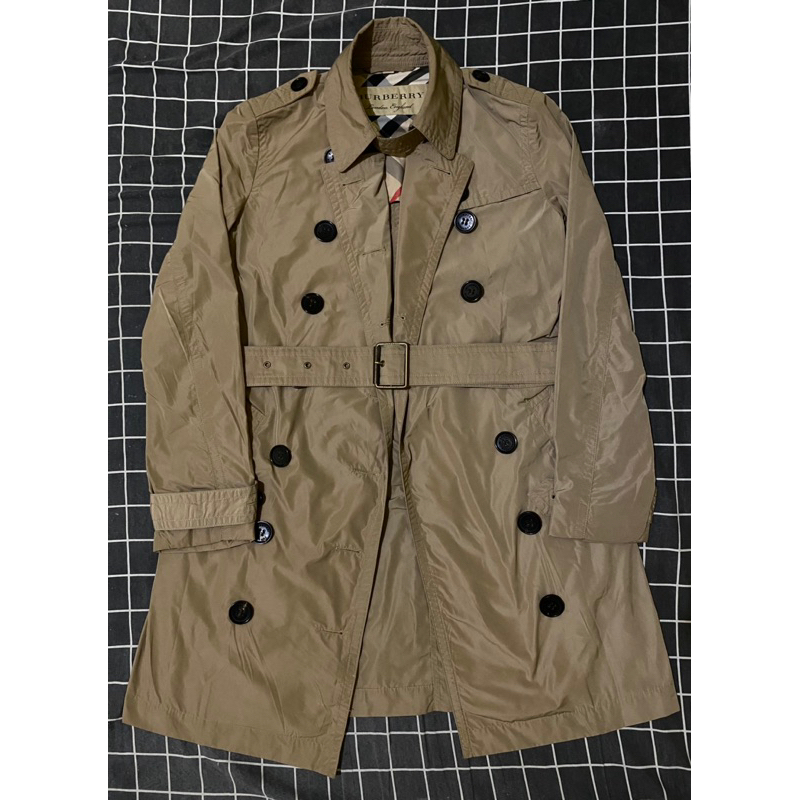 Jual Coat Burberry Original (Tag wash lengkap, Kancing emboss, belt ...